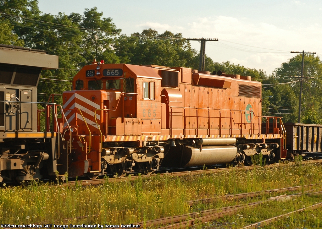 EJE 665 trailing on 396